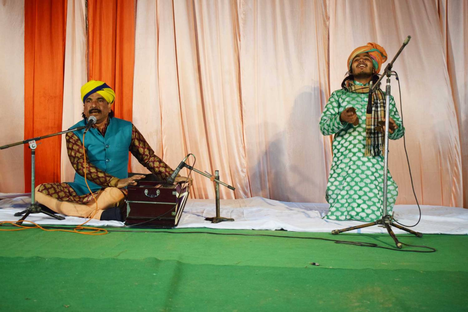 Rajasthani Folk music and dance group of 5 artists @ Barhni, Uttar Pradesh