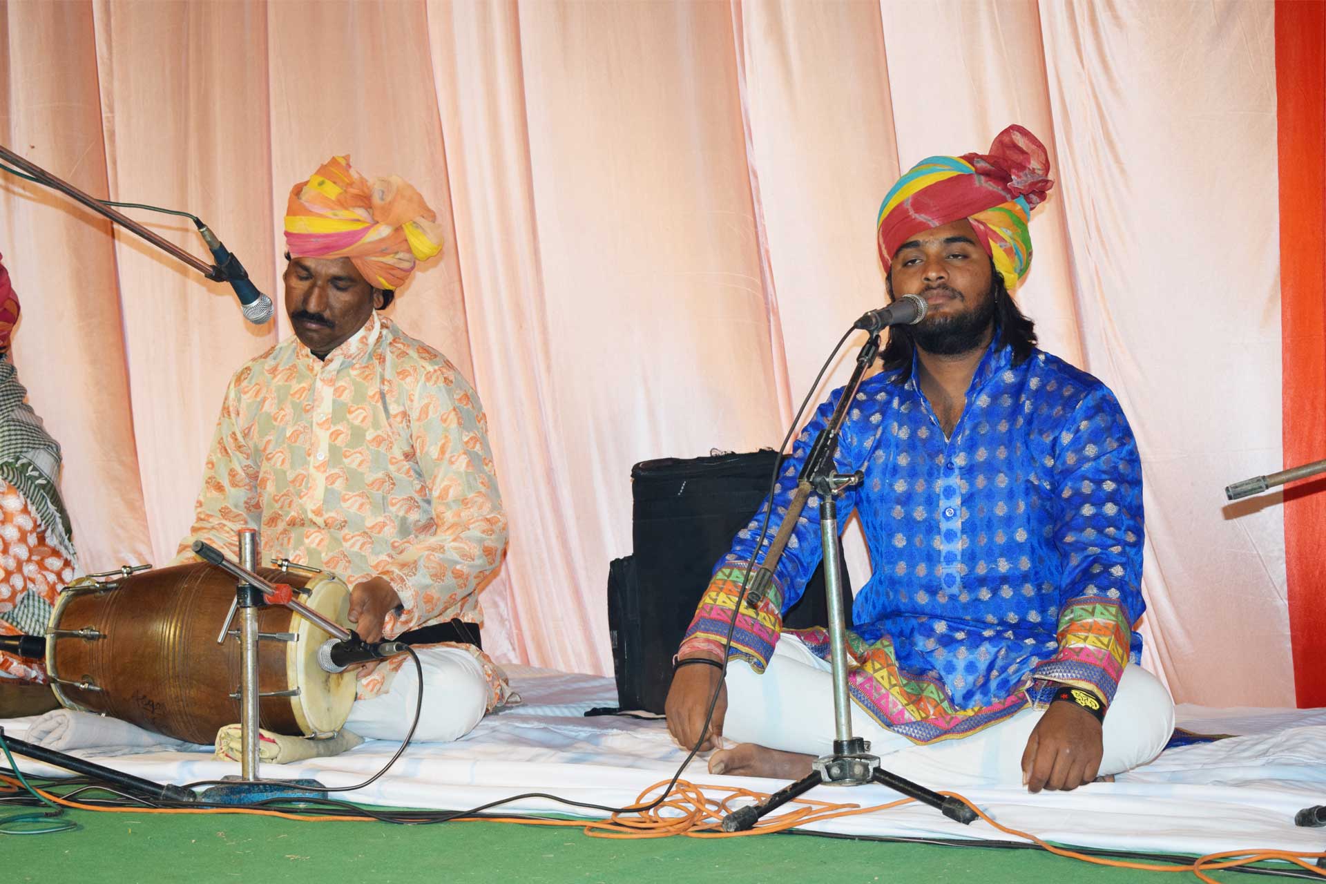 Rajasthani Folk music and dance group of 5 artists @ Barhni, Uttar Pradesh