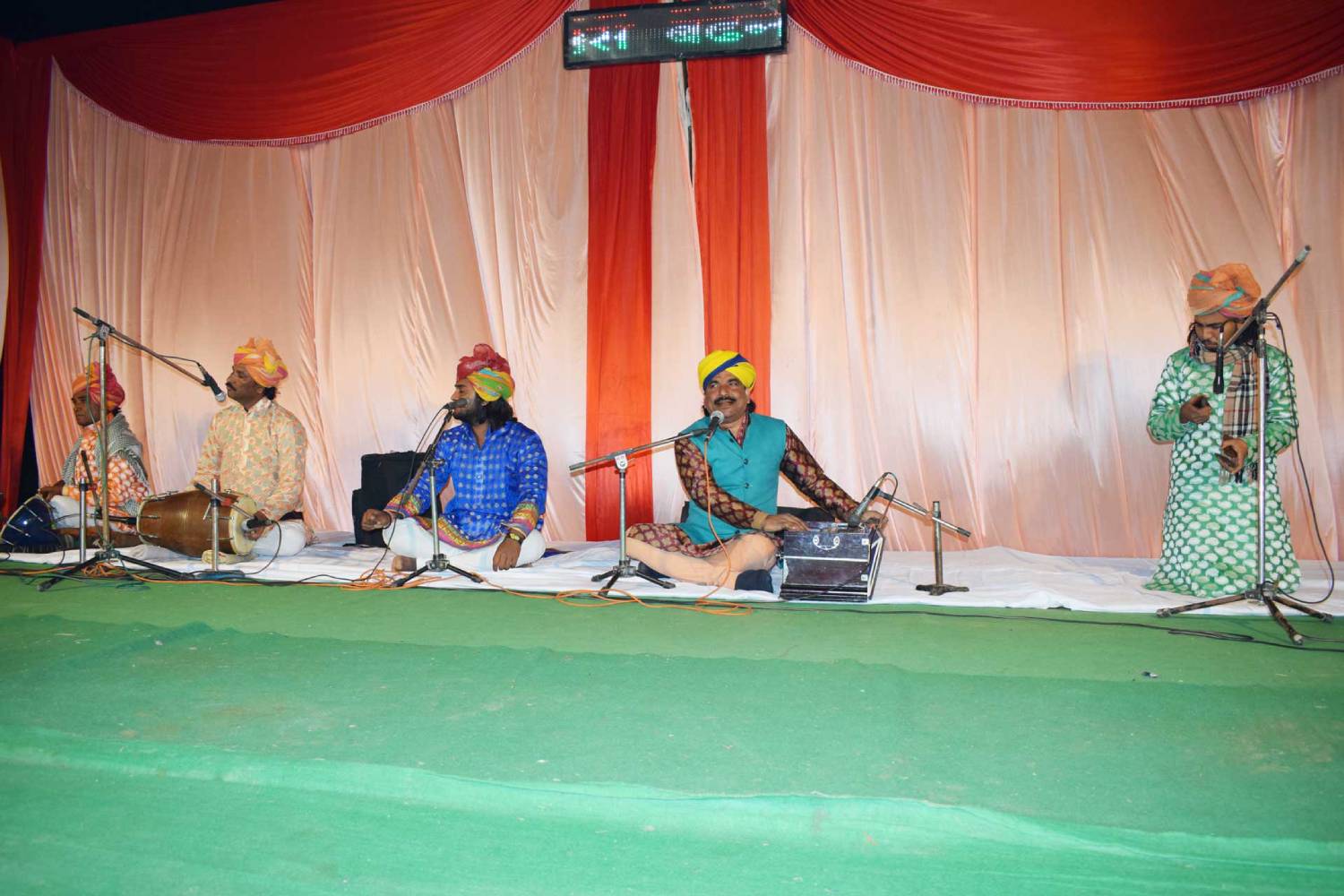 Rajasthani Folk music and dance group of 5 artists @ Barhni, Uttar Pradesh