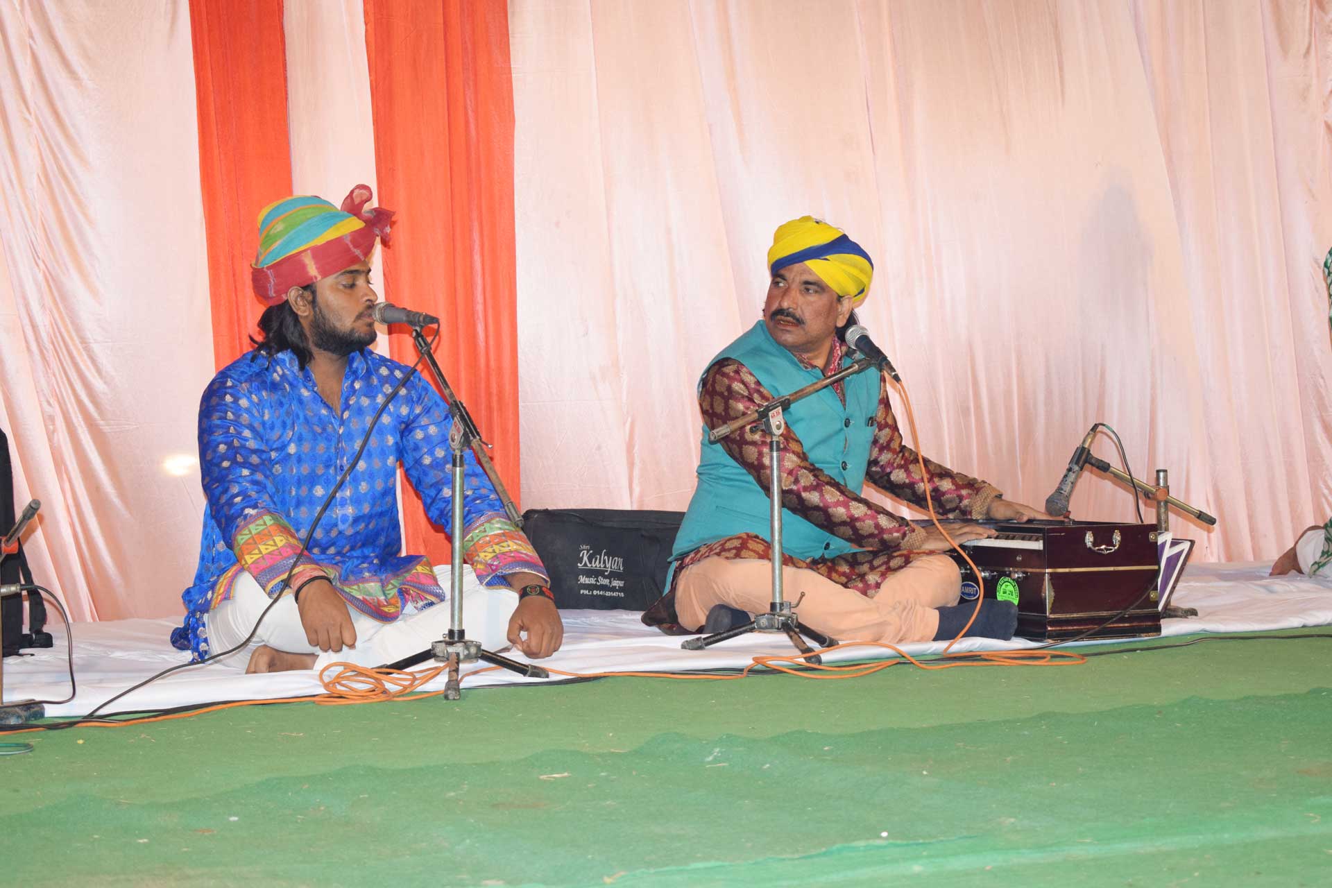 Rajasthani Folk music and dance group of 5 artists @ Barhni, Uttar Pradesh